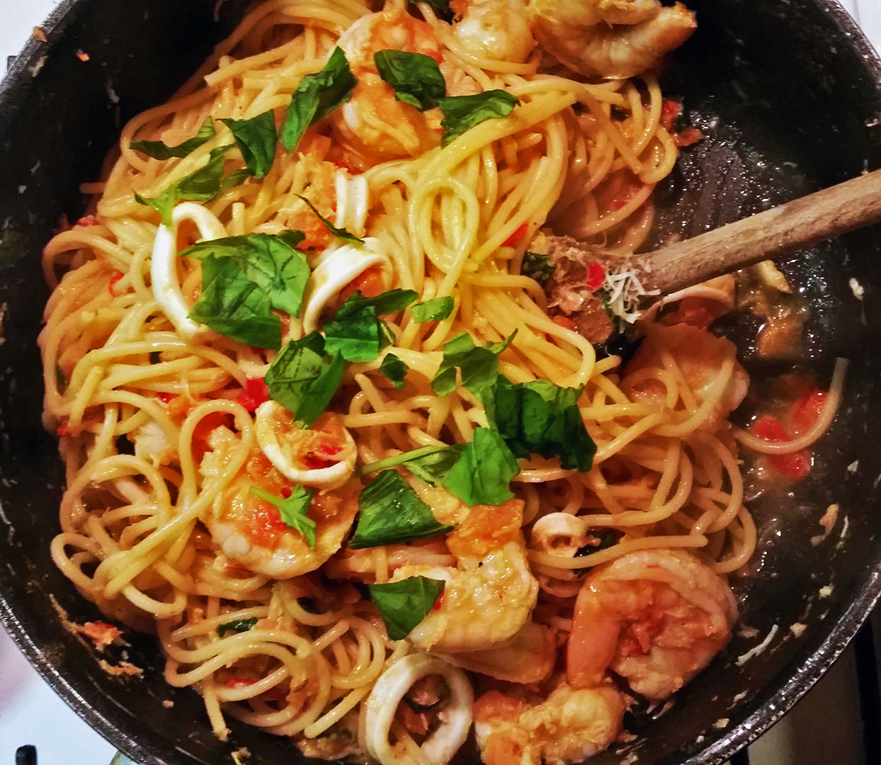 Seafood Spaghetti with Tomato and Garlic – Boo's Little Kitchen